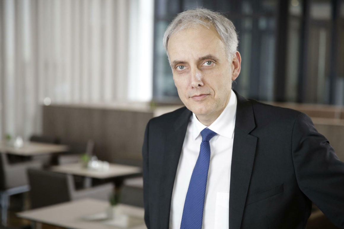 Hella CEO Breidenbach Resigns - DVN