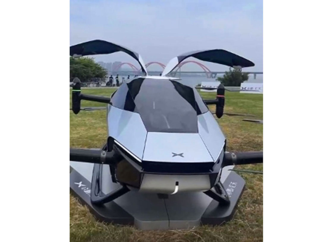 peng's Flying Car Takes First Flight - DVN
