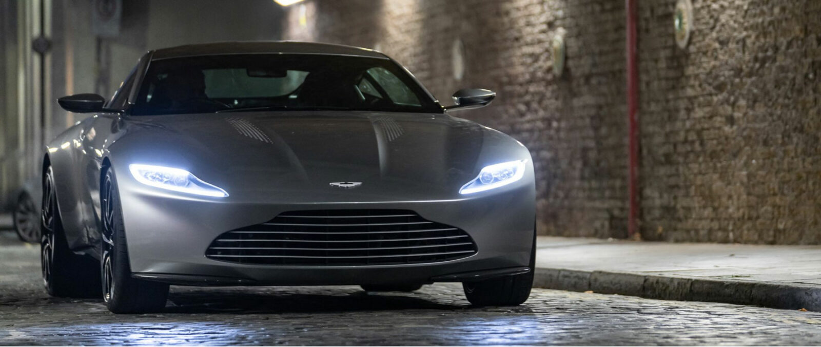 Wipac Lamps on James Bond's Aston Martin - DVN