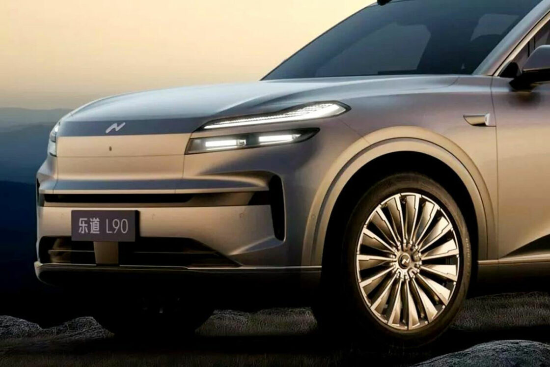 Hella Smart Headlamps on Onvo L90 - DVN